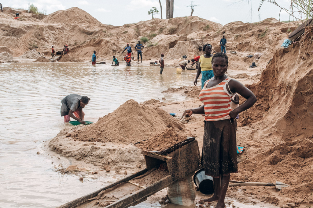 Digging Into Artisanal and Small-Scale Mining - JCK