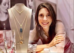 How to Celebrate Unhada’s 20-Year Anniversary? A Tea Party! - JCK